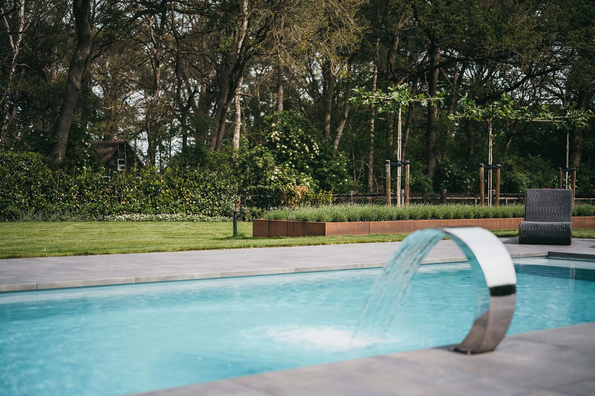 Aanleg luxueuze tuin in Lunteren • Soetendaal Hoveniers